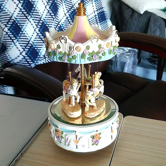 Better Homes And Gardens | Art | Tall Adorable Whimsical 3 Horse Theme ...